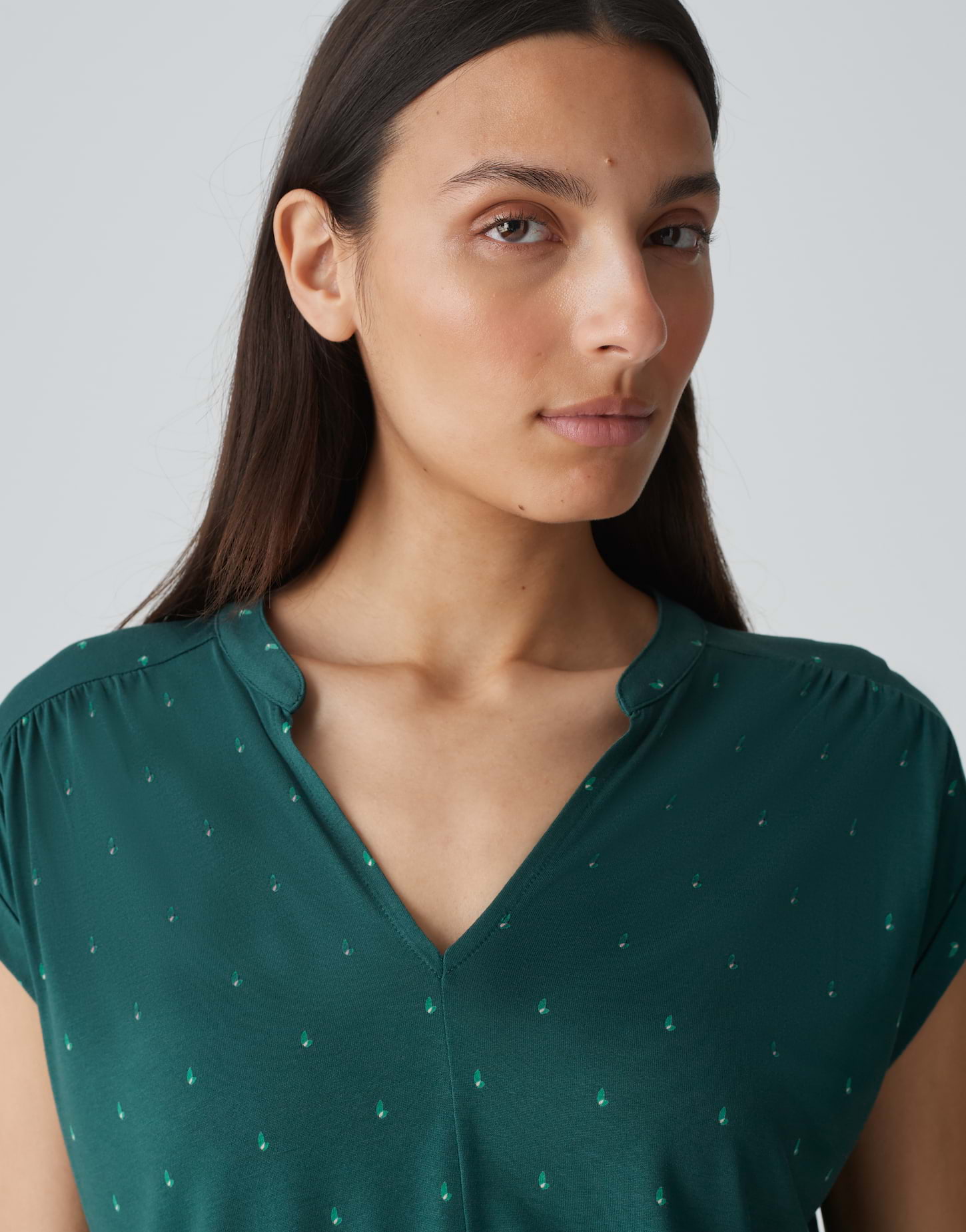 Kurzarmshirt Sandi dotsy grün online bestellen | OPUS Online Shop