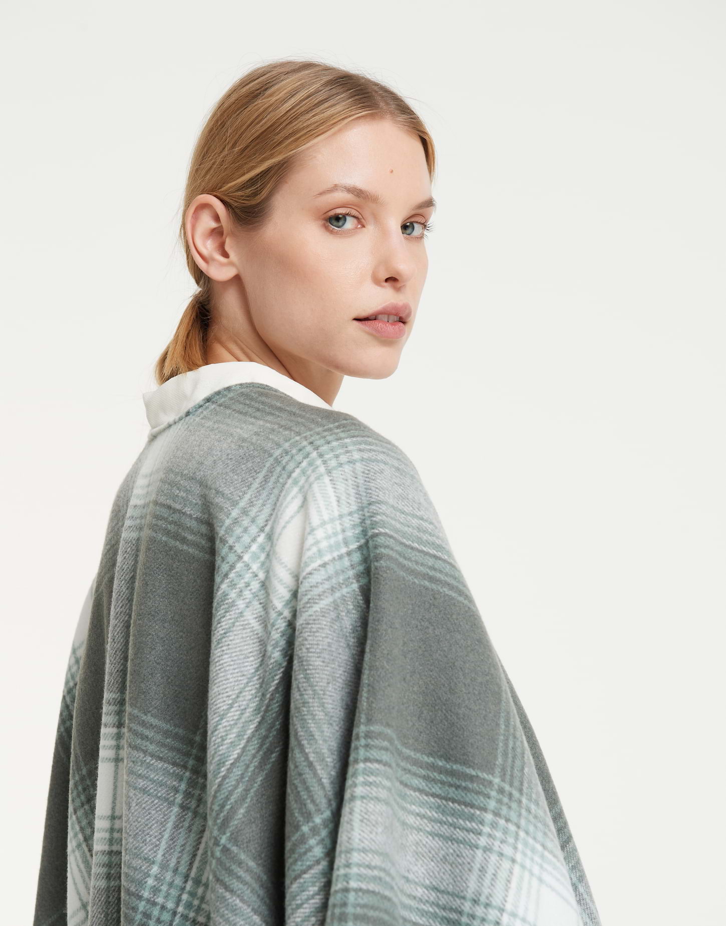 Cape Ajoni cape grün online bestellen | OPUS Online Shop