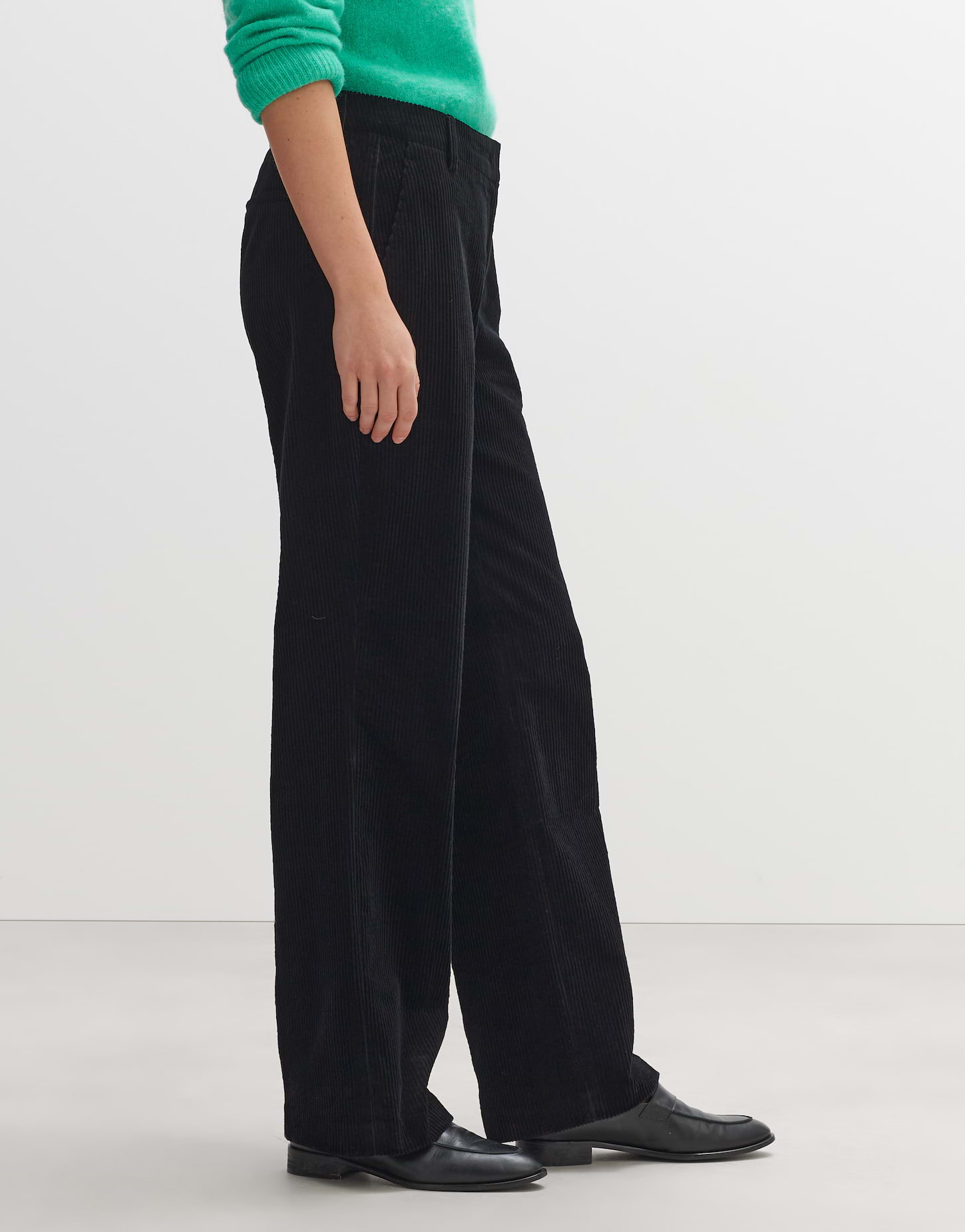 Redirecting to /de/wide-leg-pants-wide-leg-pants-mahlia-schwarz