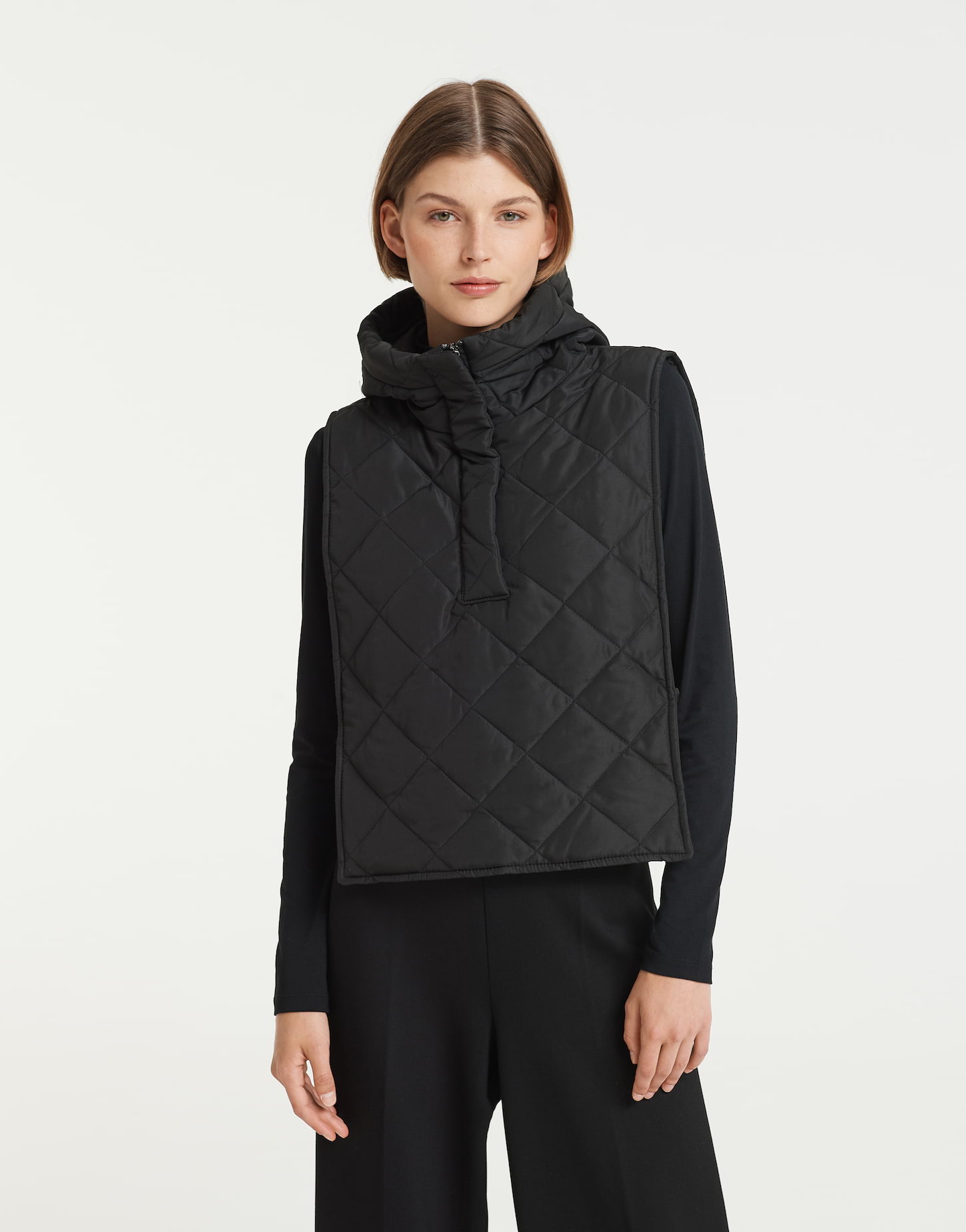 Cape Arauti cape schwarz online bestellen | OPUS Online Shop